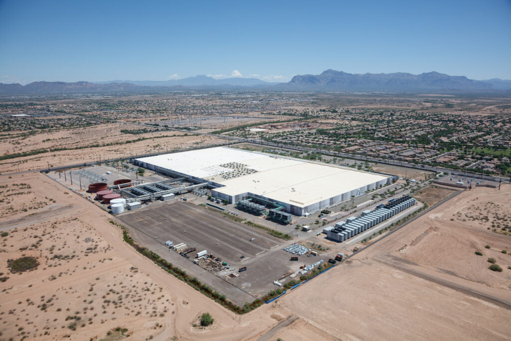 Aerial view of the Apple Data Center in Mesa near Phoenix - Green Web ...